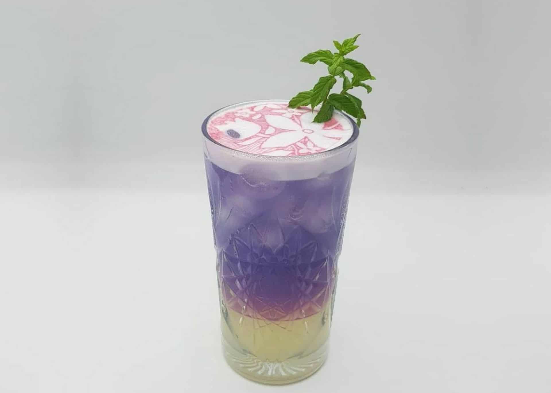 Spiked Elderflower Lemonade Cocktail Recipe | Ripples